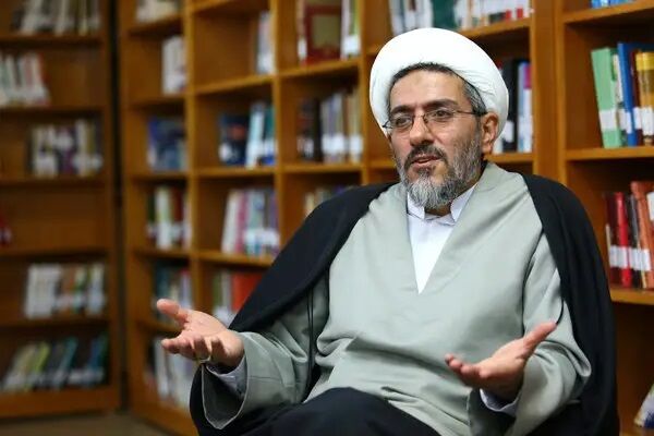 بچه‌ها را رزمی تربیت کنیم نه بزمی - شبستان