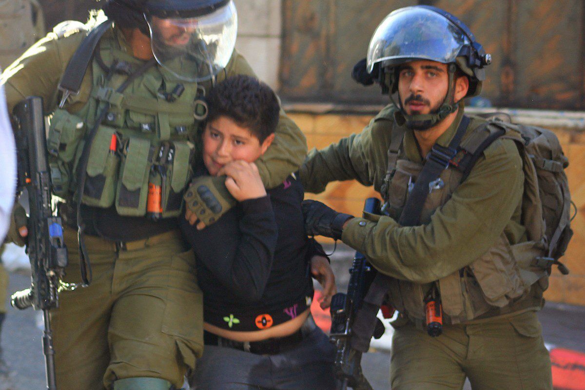 تصویب قانون بازداشت نوجوانان فلسطینی زیر ۱۴ سال در کنست اسرائیل - شبستان